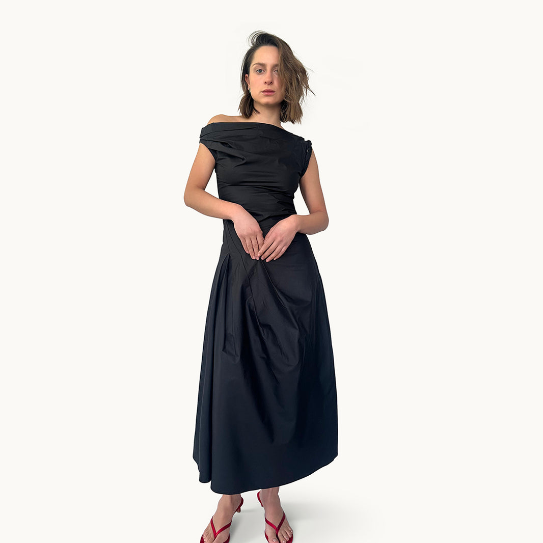 DRESSES – Ode To Sharóme